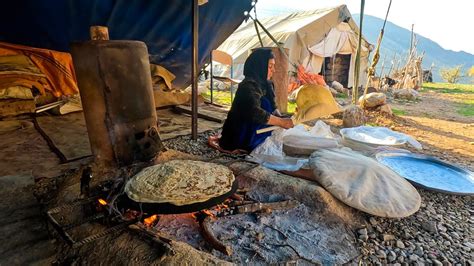 Nomad Cooking One Of The Most Delicious Local Breads By A Nomadic