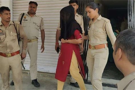 Mau News सेक्स रैकेट का खुलासा मकान में छापेमारी करके पुलिस ने संदिग्ध जोड़ों को लिया हिरासत
