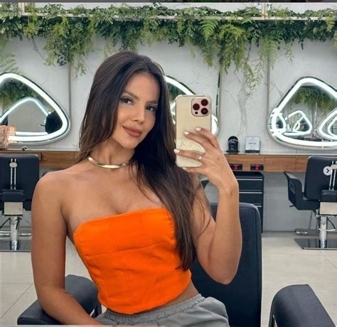 Почина позната 29 годишна манекенка по операција на колено