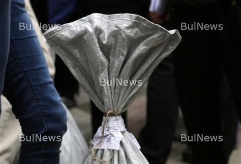 Намериха чувал с бюлетини в кофа за боклук в Пловдив