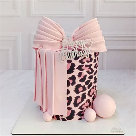 خرید کیک با طرح پلنگی