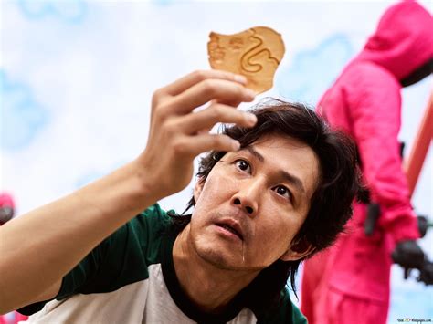 Squid Game Umbrella Scene 4K Wallpaper Download