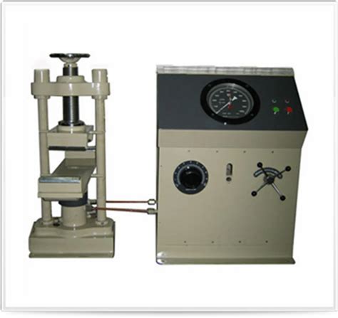 Good Iron Flexure Testing Machine Capacity 100kn 220 At ₹ 70500