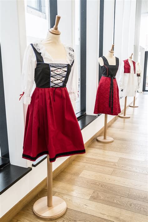 Tenues Alsace Atelier Colombe Cp Patrick Lambin 2019 Gehts In