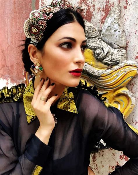 Shruti Hassan Looks Exciting Bold Adorable And Whatnot In This Pic