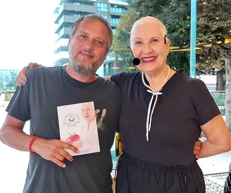 Истории от бележника на д р Емилова Глад за истински неща