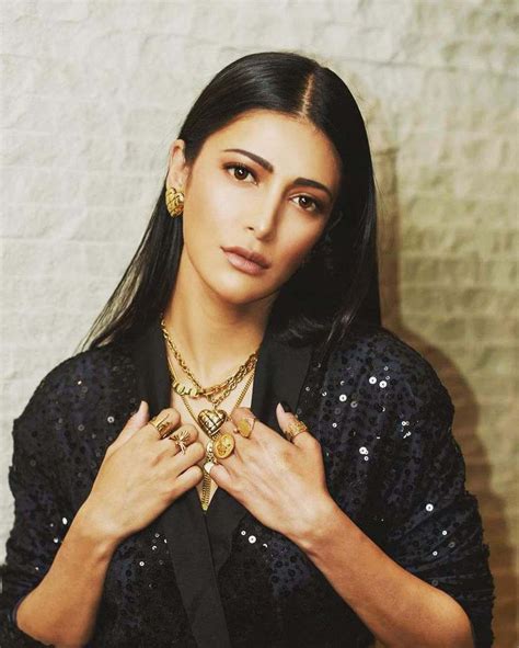 Shruti Hassan In Jewel One Ad