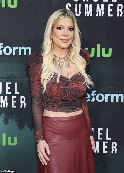 Tori Spelling Confirms Her Dad Was The Reason Her Character Remained A Virgin On Beverly Hills