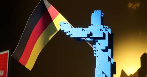 Una Muestra Sorprendente A Partir De Obras Maestras Hechas Con Piezas De Lego Infobae