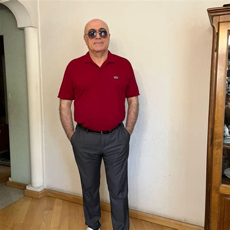 Chub1na Ge ყვავილების მდინარეს კუბო ცისკენ მიჰქონდა იწვა გალაკტიონი და თავისას ფიქრობდა