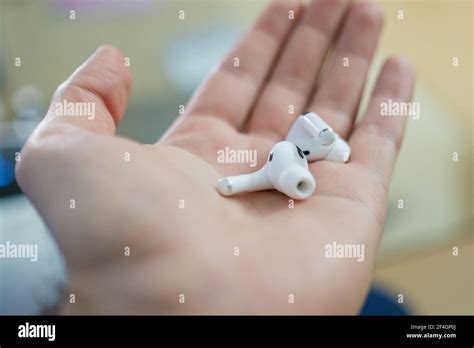 Earbugs Hi Res Stock Photography And Images Alamy