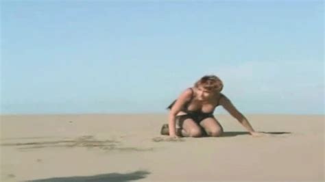 Naked Sonia Infante In La Casa Que Arde De Noche