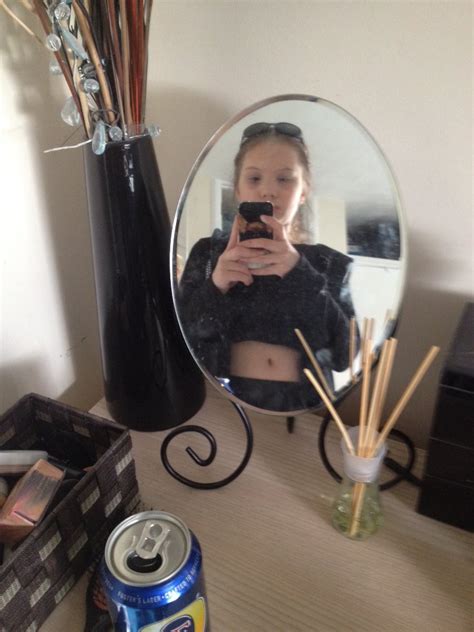 Violet Weeks Twitter