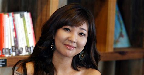 원조 청순글래머 김규리 밝은 미소 어때요[md포토]