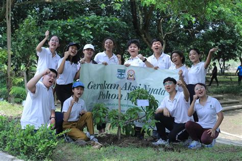 Sma Regina Pacis Surakarta Inisiasi Gerakan Pohon Mimpi Di Taman Urban