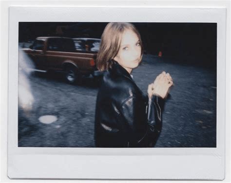 Qui Est Maya Hawke Thurman La Fille De Qui Simpose à Hollywood