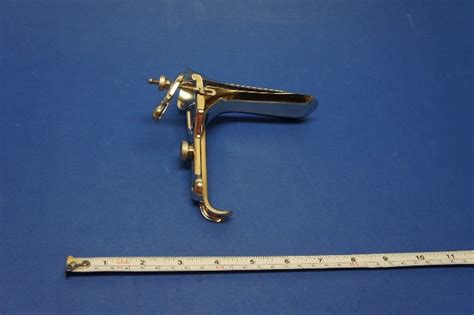 V Mueller Gl11 Medium Genecology Vaginal Speculum Graves Surgical