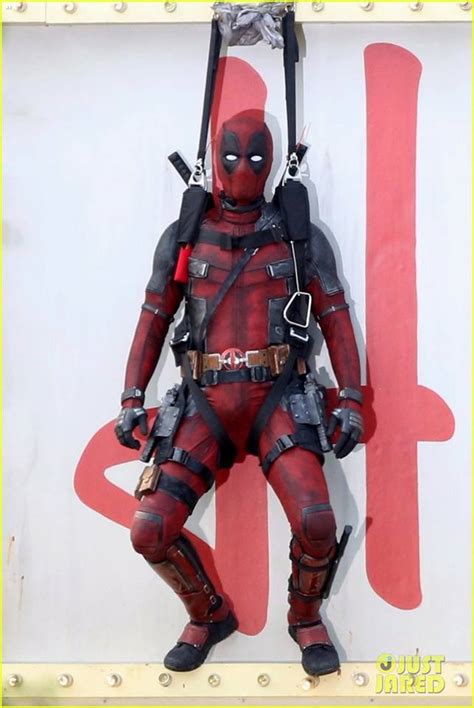 Geeked News New Set Photos From Deadpool 2 Facebook