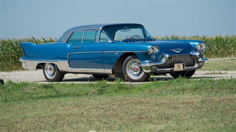 Iconic Cars Of The 50s Famous Cars 1950s Bgzd