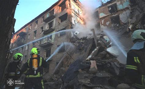 З початку повномасштабного вторгнення росії Україна втратила 105 рятувальників Вечірній Київ