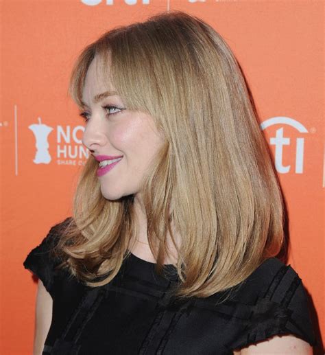 Surprise Amanda Seyfried Has Bangs Amanda Seyfried How To Style