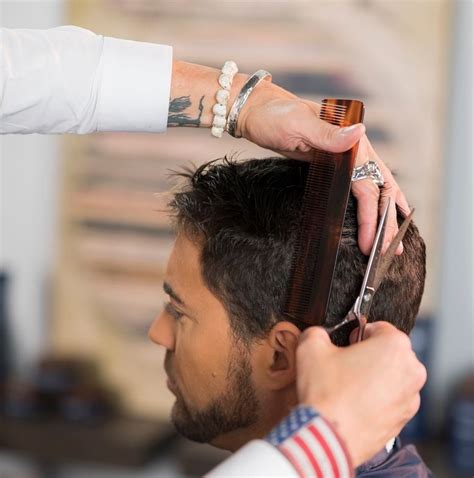 How To Mens Textured Hair Cut Using Scissor Over Comb Textured Haircut Hair Cuts Easy Hair