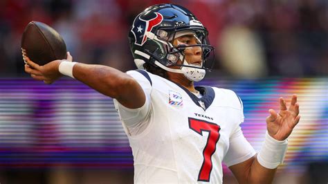 Watch Saints Snap C J Strouds Historic Interception Streak Yardbarker