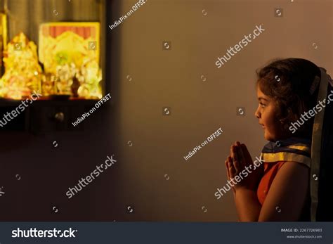 92 116 기도하는 소녀 이미지 스톡 사진 및 벡터 Shutterstock