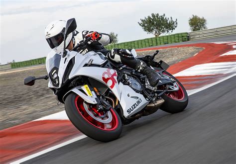 Suzuki Gsx 8r 2025 Specs Suzuki Bikes Uk