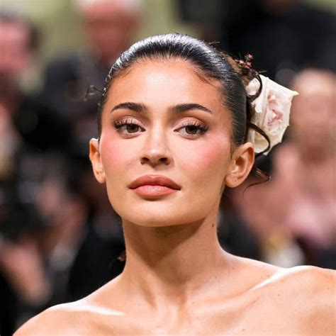 Fans Think Jennifer Lopez Had Plastic Surgery After Seeing These Early