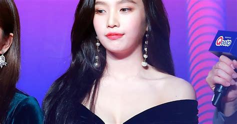 TOP 10 Sexiest Red Carpet Dresses Ever Worn By Red Velvet