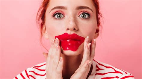 Девушка с самыми большими губами в мире решилась на новую процедуру фото