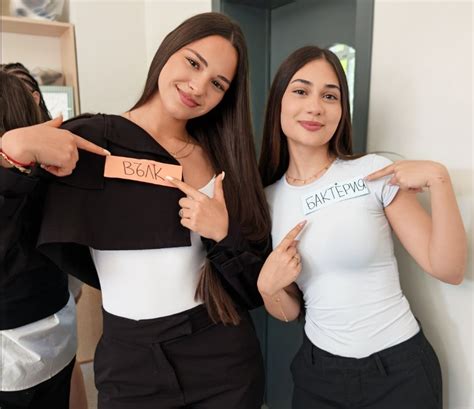 Вдъхновение технологии и бъдеще Инж Гари Роуландс за визитата си в Езикова гимназия Пейо