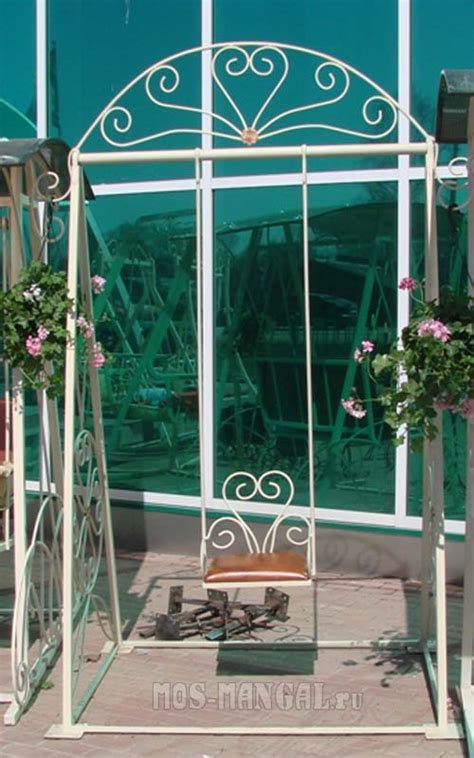 Белые детские качели из металла "Солнышко"