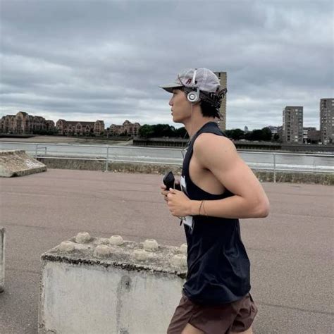 남매가 아니라고 닮은 연예인 모음 Style 읽을거리 에스콰이어 코리아 │ 패션 매거진 패션 잡지 남성지