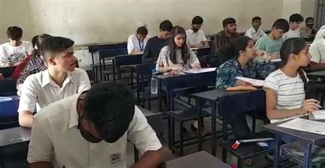 Pune School Welcomes Students With Sweets As Hsc Exams Begin Punekar