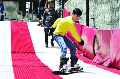 اسکی روی یخ در قلب پایتخت این پاتوق ها بدون برف هم، سرد و یخی اند