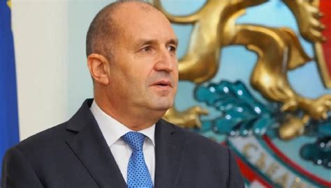 РУМЕН РАДЕВ ЗА ПЪРВИ МАЙ Трудът не бива да е сведен до средство за оцеляване България Телеграф