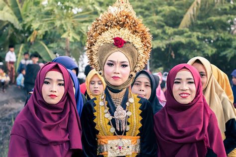 Lombok Traditional Clothing Of Sasak Tribe In West Nusa Tenggara