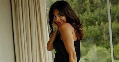 Mia Rose Arrasa No Casamento De Anita Da Costa