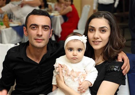 ჩემი ქმრის საფლავი ყარაბაღში დარჩა თუმცა ცოტა მიწა ჩამოვიტანე 27 წლის ქალის ამბავი