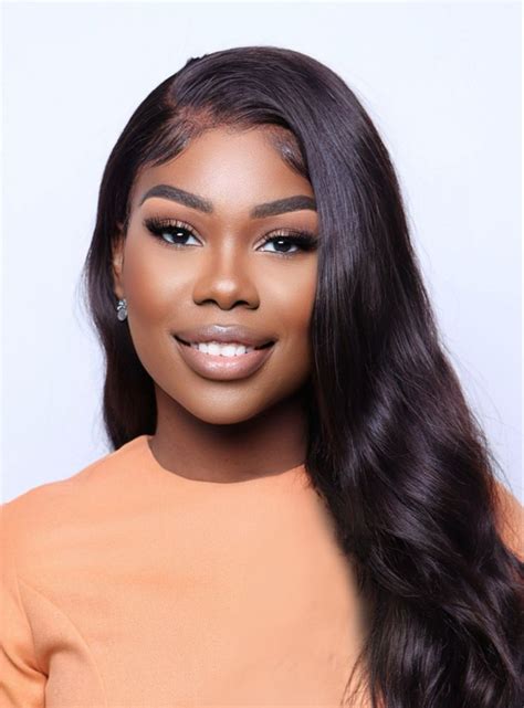 Professional Headshot For Woc Headshots Women Professional Headshots