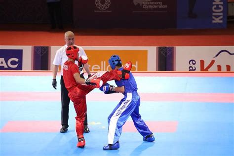 កីឡាករឃីកបុកសុីងកម្ពុជា រិន ដេវីត ឈ្នះមេដាយមាស នៅក្នុងព្រឹត្តិការណ៍សុីហ្គេម សុីសុីថាមស៍