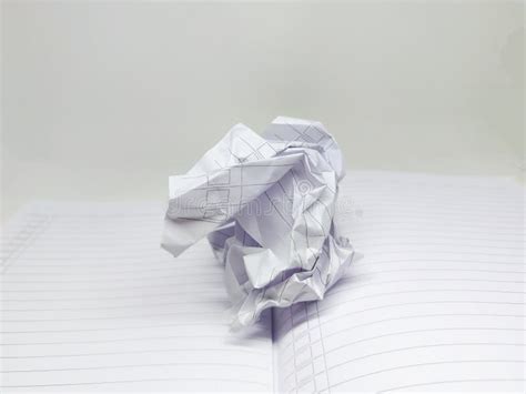 A Digital Message Stating There Was An Error Processing This Image On A