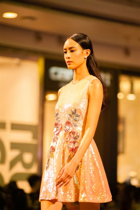I Nueng Ratchanan Naked Summer Fashion Show CPNnakedsummer