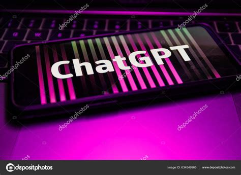 在电脑上聊天 chat gpt是openai推出的人工智能人工智能人工智能聊天机器人 高质量的照片 — 图库社论照片 © rokas91