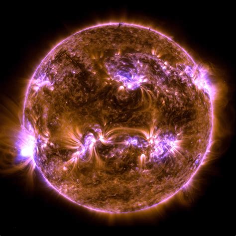 Powerful X Class Solar Flare Erupts From Sun Captured By Nasas Solar