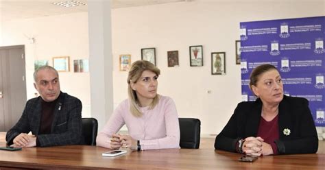 ონის მუნიციპალიტეტის მერიაში გამყოფი ხაზის მიმდებარე ტერიტორიაზე მცხოვრები სტუდენტების