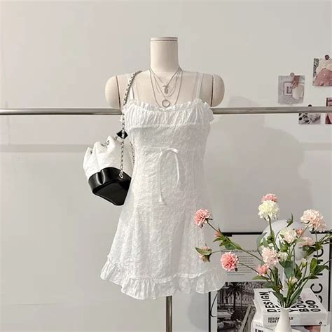 페미닌바캉스룩 여름 민들레 리본 펀칭 레이스 플라워 자수 셔링 프릴 스퀘어넥 튜브탑 레이어드 이너 A라인 플레어 주름 플리츠 캉캉 슬립 뷔스티에 나시 미니 원피스