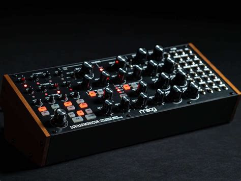 This Analog Synthesizer Offers 6 Different Sound Sources